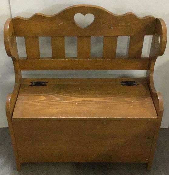 Heart Backed Kid’s Storage Bench - Sherwood Auctions
