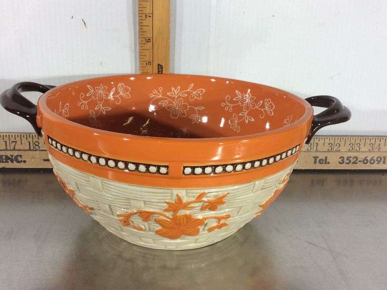 Temptations 3 Bowl Set With Lids Floral Lace - Sherwood Auctions