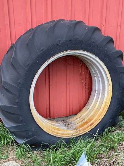 Metal 40" Tractor Tire Rim & Tire- DIY Fire Pit! - Sherwood Auctions