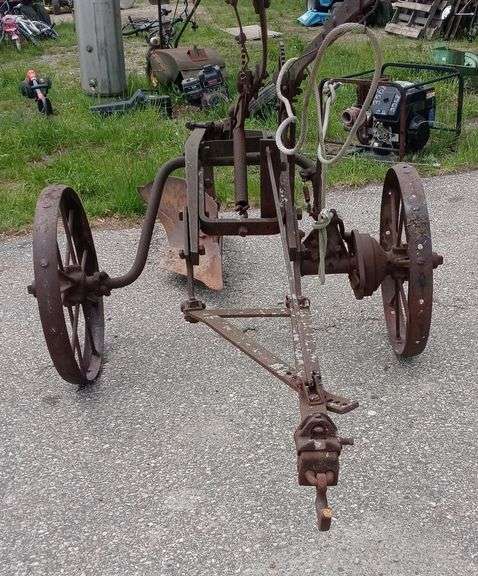 IHC Single Bottom Steel Wheel Plow - Sherwood Auctions