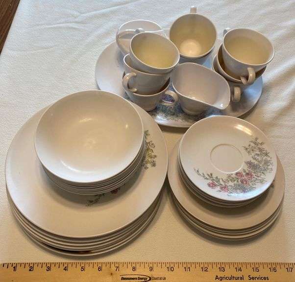Set Of Plastic Dishes Sherwood Auctions set-of-plastic-dishes-sherwood-auctions