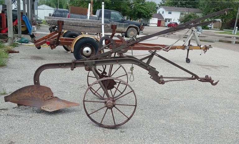 IHC Single Bottom Steel Wheel Plow - Sherwood Auctions