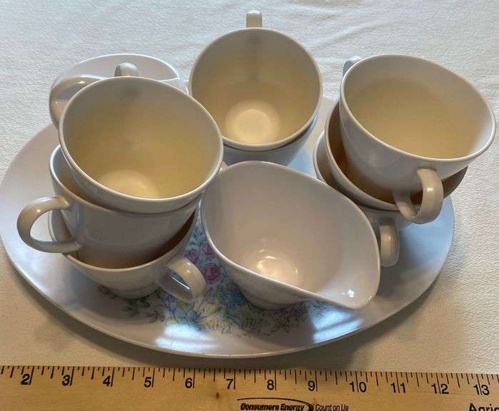 Set Of Plastic Dishes Sherwood Auctions set-of-plastic-dishes-sherwood-auctions
