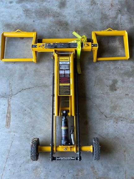 Cub Cadet HTL 550 Mower Lift - Sherwood Auctions
