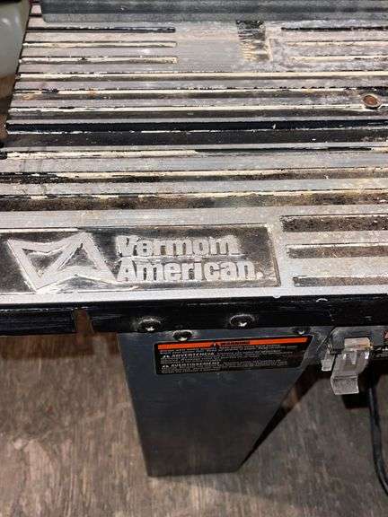 Vermont American Router Table 14x24x14 - Sherwood Auctions