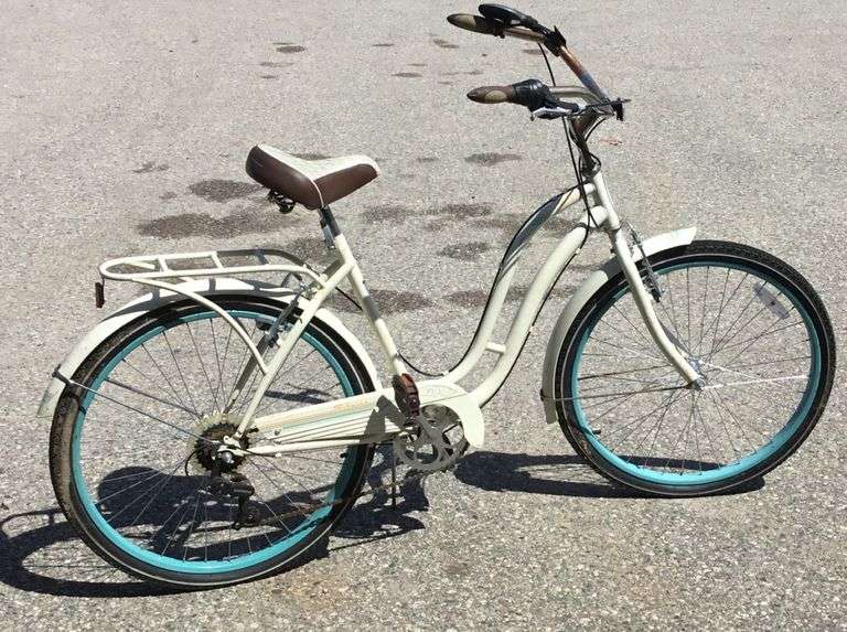 23” Schwinn Fairhaven Bike - Sherwood Auctions