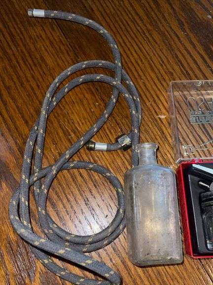 Binks WREN Air Brush, Siphon Cups & Instructions - Sherwood Auctions