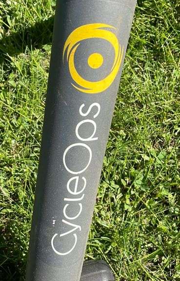 CycleOps Fluid 2 Stationary Bike Stand - Sherwood Auctions