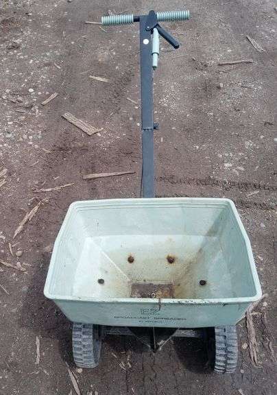 Republic EZ Broadcast Speader - Sherwood Auctions