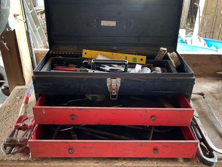 Metal Tool Box & Tools - Sherwood Auctions