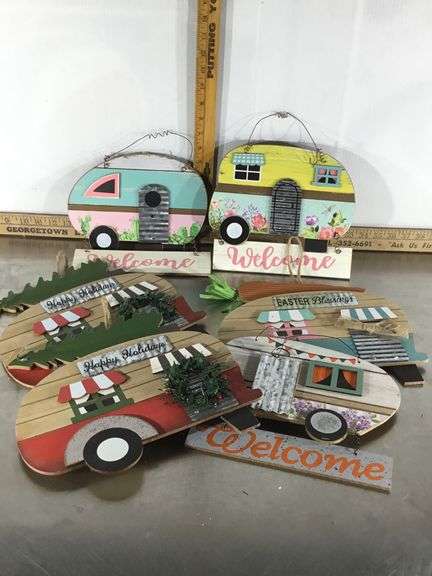 RV Themed Signs - Sherwood Auctions