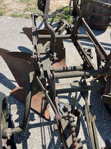 Oliver 2 Bottom Trailer Plow 16" Bottoms - Sherwood Auctions