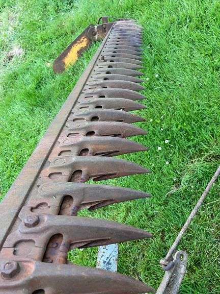 Massey Ferguson Sickle Bar Mower - Sherwood Auctions