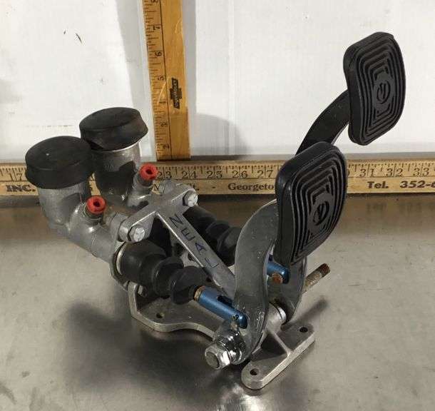 Neal Floor Mount Master Cylinder - Sherwood Auctions
