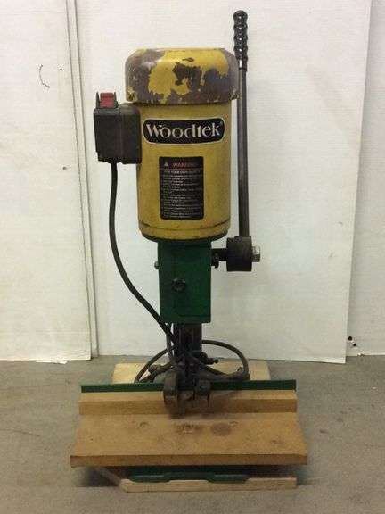 Woodtek Drill Press (powers on) - Sherwood Auctions
