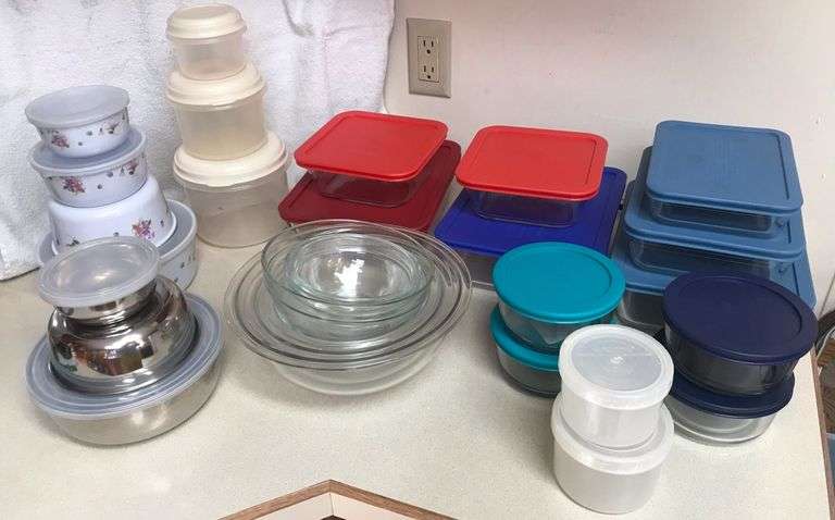 Pyrex Storage Containers & Other Stackable Tupperware + Stackable Bowls ...