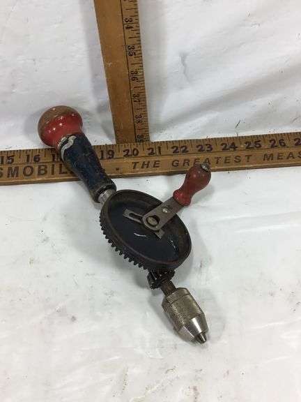 Hand Crank Drill - Sherwood Auctions