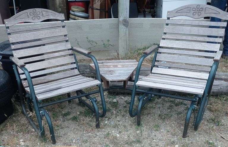 Patio Rocking Unit - Sherwood Auctions