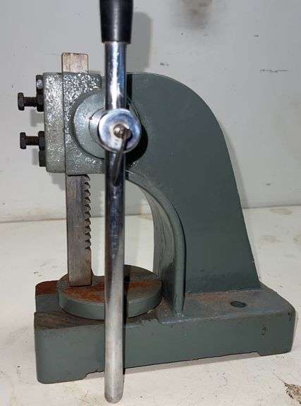 Famco Bench Arbor Press - Sherwood Auctions