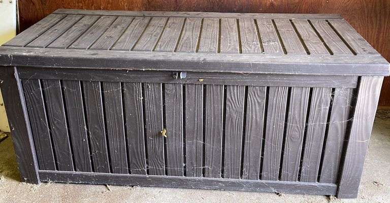 Keter XL Storage Box, 5 feet long - Sherwood Auctions