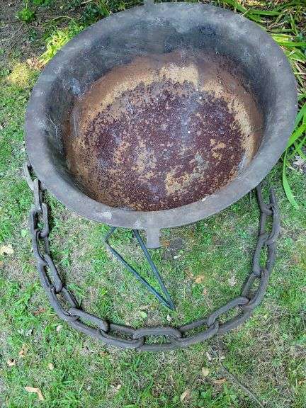 Cast Iron Cauldron 33.5 dia., Anchor Chain + Dinner Triangle - Sherwood ...