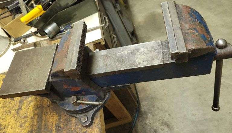 Swordfish Bench Vise - Sherwood Auctions