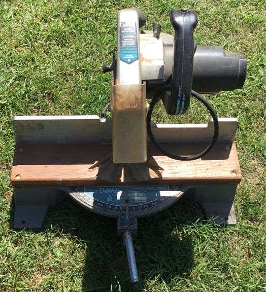 Dewalt 10'' Power Miter Saw Has Power When Plugged In - Sherwood Auctions