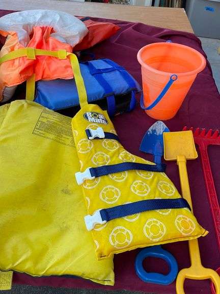Inflated Tube, Life Jackets, Sand Toys - Sherwood Auctions