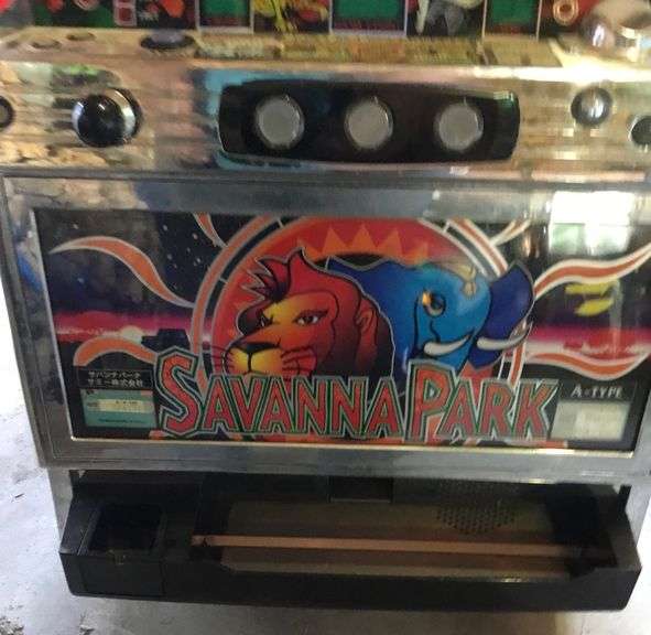 Savanna Park Token Operated Slot Machine with Tokens - Sherwood Auctions