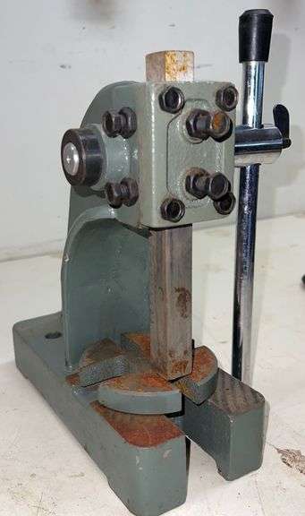 Famco Bench Arbor Press - Sherwood Auctions