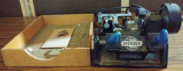 Speedex Key Cutting Machine Model # 9120RM - Sherwood Auctions