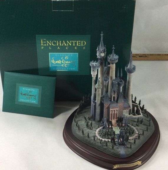 Classics Walt Disney Collection Enchanted Palaces - Cinderella's Castle ...