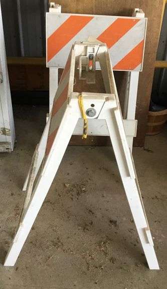 Folding Traffic Signs - Sherwood Auctions