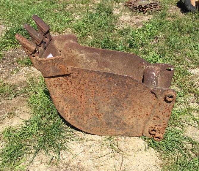 Bucket Attachments - Sherwood Auctions