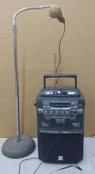 Venturer CD Graphics CD/ Karaoke Sing A Song Machine w/ Microphone+ ...