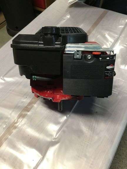 Briggs and Stratton 5 HP Vertical Shaft Motor New In Box - Sherwood ...