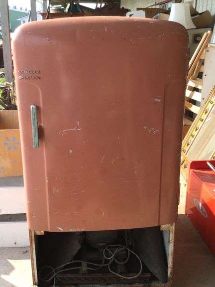 Smoker Fridge - Sherwood Auctions