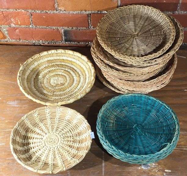 Assorted Paper Plate Holders - Sherwood Auctions