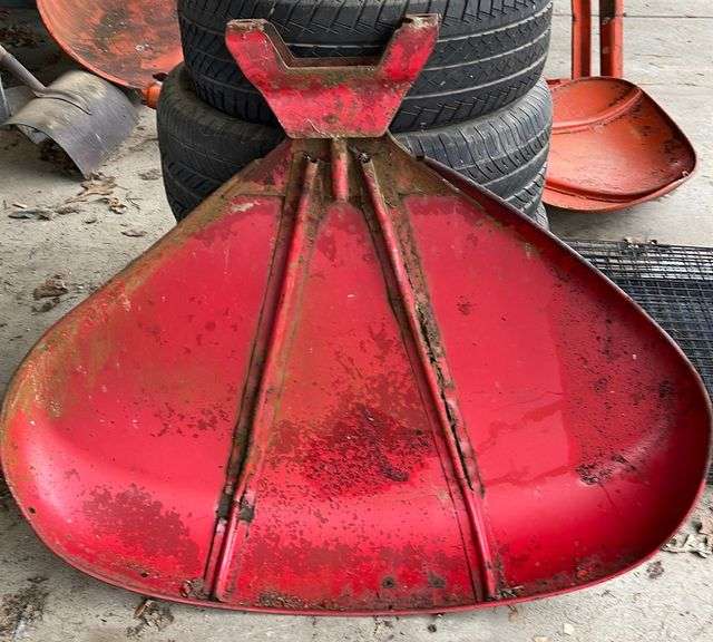 Tractor Fender - Sherwood Auctions