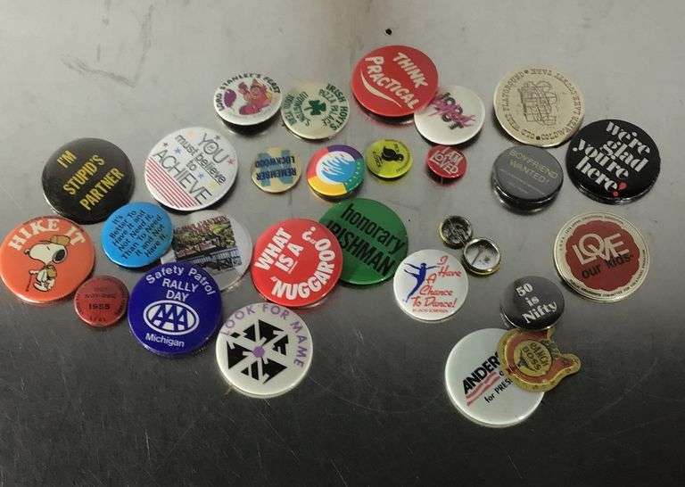 Vintage Collectible Pins - Sherwood Auctions