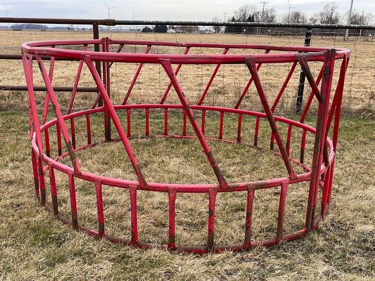 Heavy Duty Hay Bale Feeder 8 ft Round & 45” Tall - Sherwood Auctions