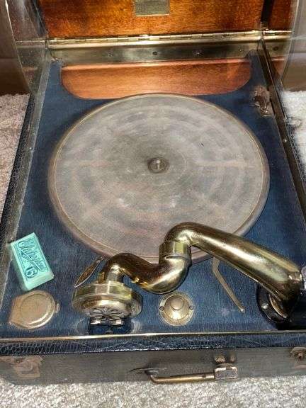 Antique Columbia Grafonola Model 162 Phonograph + Sheet Music ...