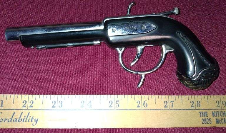 Novelty Gun Lighter's - Sherwood Auctions