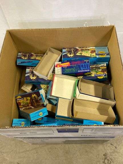 Empty Collextibw Train Boxes - Sherwood Auctions