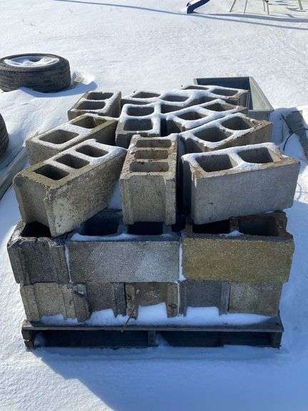 QTY 40 Cement Blocks - Sherwood Auctions