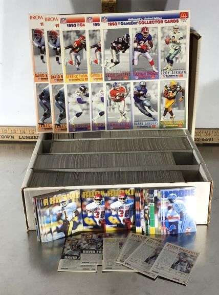 Various Collectible Football Cards - Sherwood Auctions