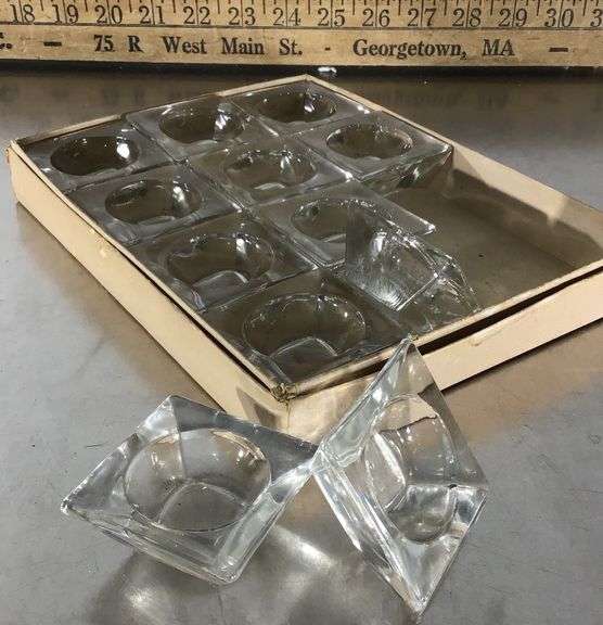 Glass Trays - Sherwood Auctions