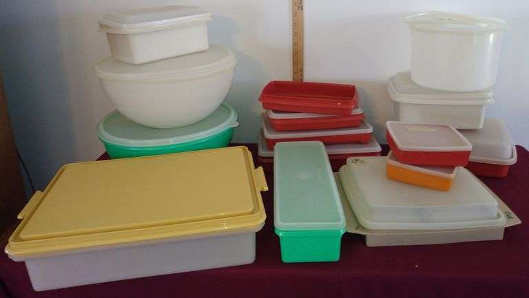 Nice Lot of Tupperware Storage Containers - Sherwood Auctions