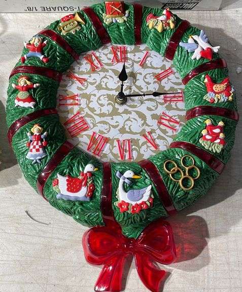 Avon Christmas Clock + Nightlights - Sherwood Auctions