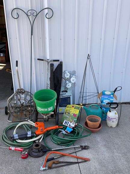 Garden & Lawn Items- see pics & details - Sherwood Auctions